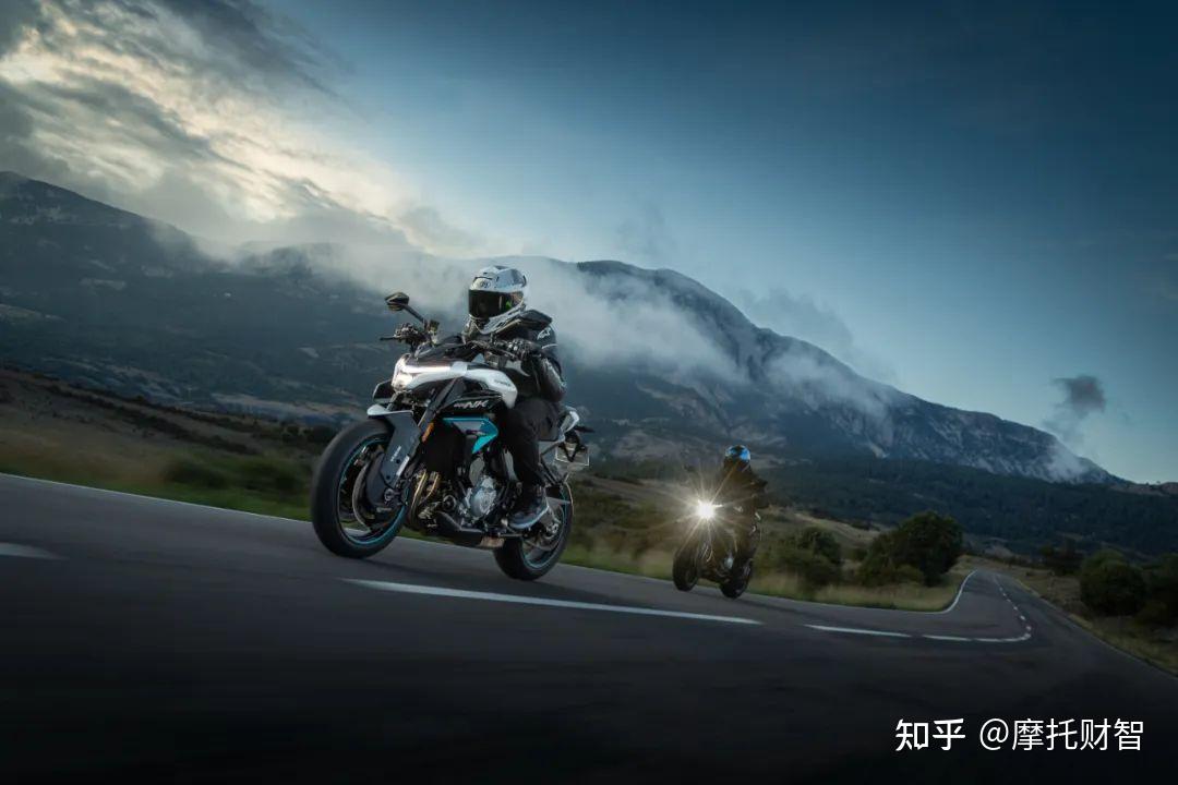 “技术驱动”品牌向上，春风675NK、700MT、V4引擎闪耀米兰展 - 知乎