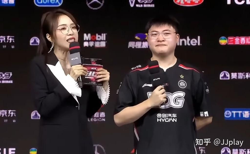 JJPLAY电竞报：永远滴神！Uzi首秀就拿mvp，采访泪洒赛场让全场破防 - 知乎
