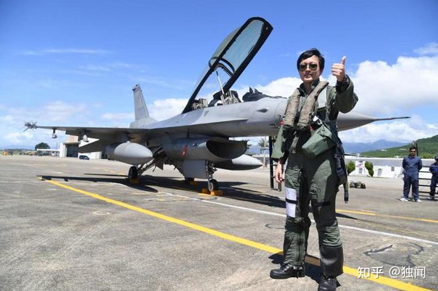 美媒首次高度评价，歼-10CE性能超越F-16V！这下，台湾压力大了？ - 知乎