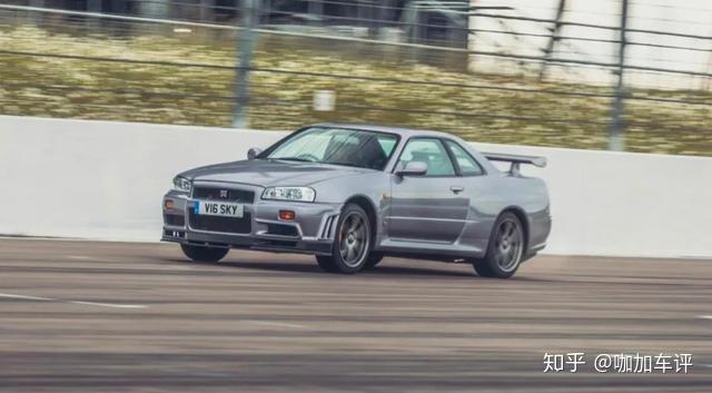 朝花夕拾 - 试驾日产Skyline R34 GT-R (译) - 知乎