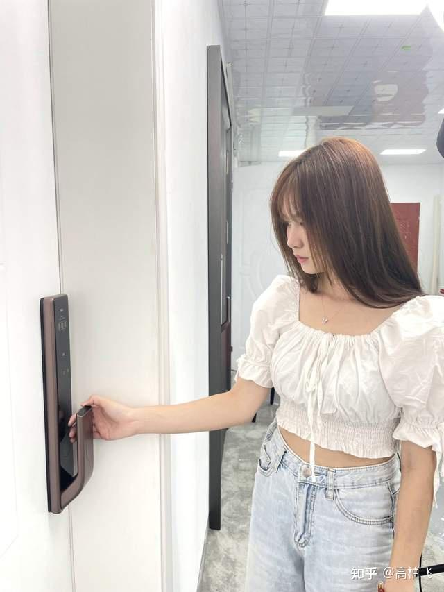 TCL 3D人脸识别智能锁X7体验：金融级安全性能，秒刷识别 - 知乎