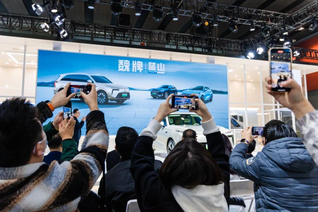 大6座智能SUV新标杆 魏牌蓝山DHT-PHEV亮相广州车展 - 知乎