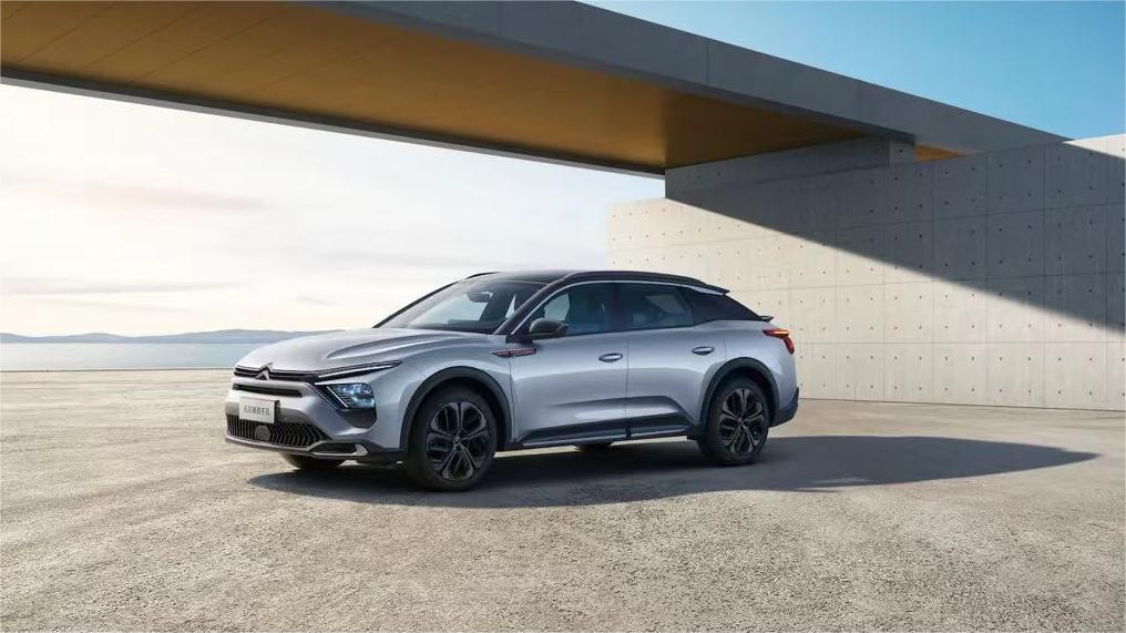 特点鲜明的跨界车 凡尔赛C5X售价14.37万起 - 知乎