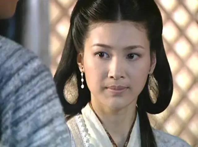 扒一扒：“李云龙老婆”童蕾如何从最美护士沦为“老赖” - 知乎