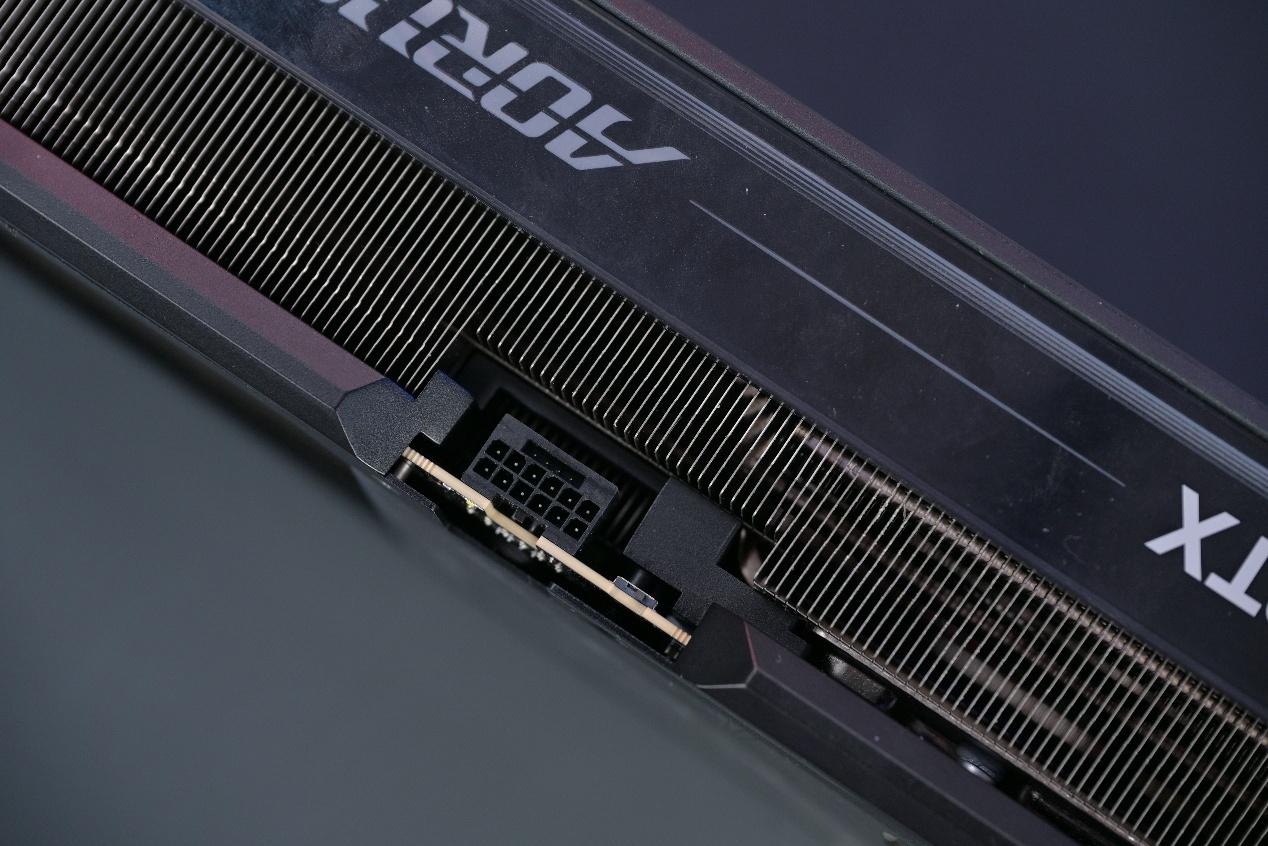 DLSS4+液金硅脂！技嘉RTX 5090 D超级雕MASTER ICE评测 - 知乎