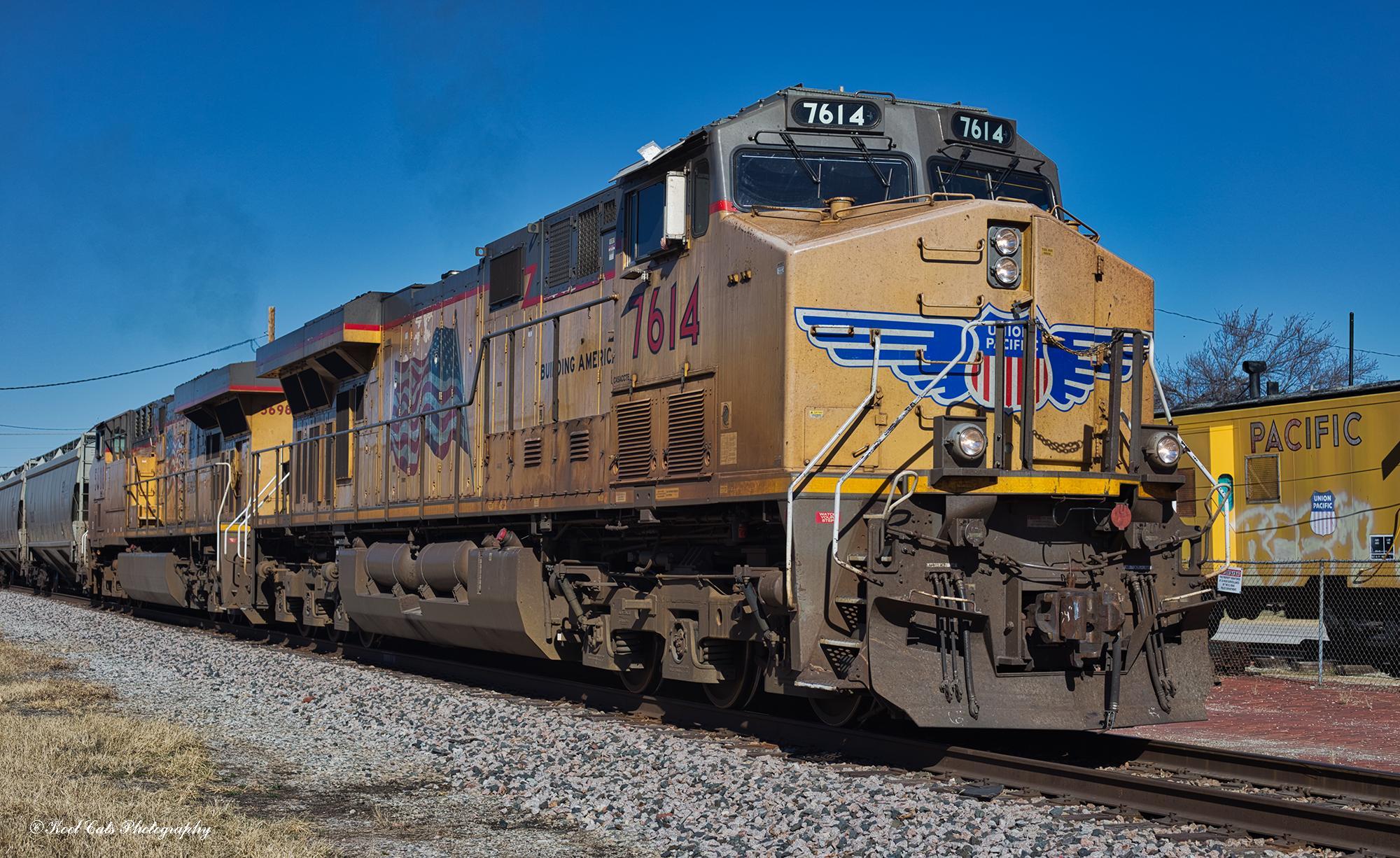 【科普】荣获特别车号及特别涂装的美国联合太平洋铁路C45ACCTE型和C45AH型内燃机车 - 知乎