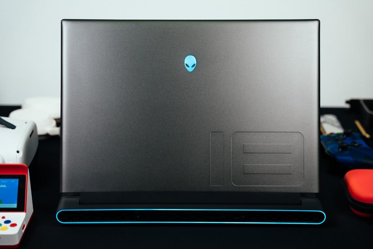 外星人Alienware m18评测：细节拉满，游戏体验新王者 - 知乎