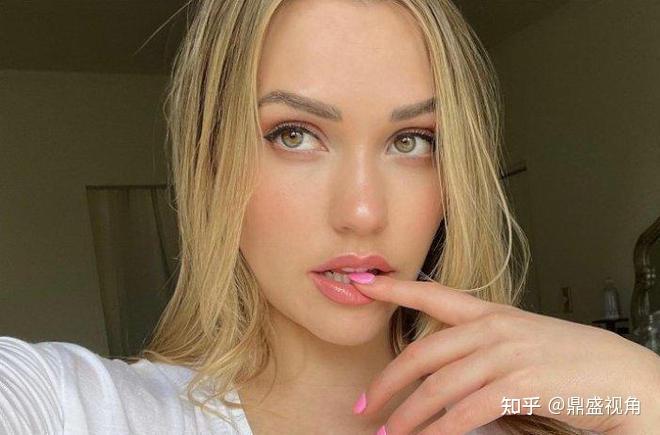 想知道Mia Malkova被好友拉入暗黑界的真相？点击查看！ - 知乎