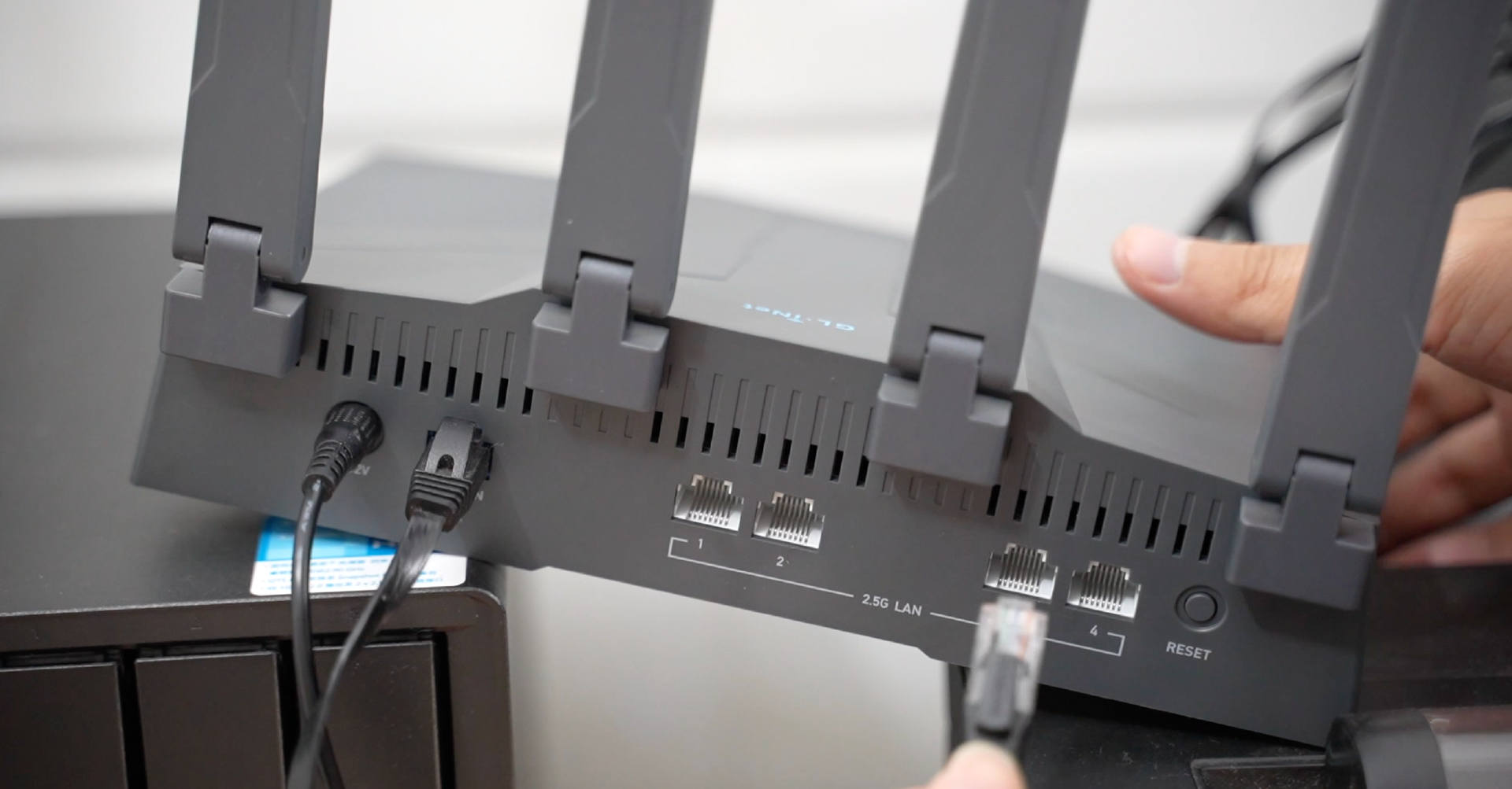 全2.5G+OpenWRT+WiFi 7+NAS！玩法超全的WiFi 7软路由！GL-BE6500路由器 - 知乎