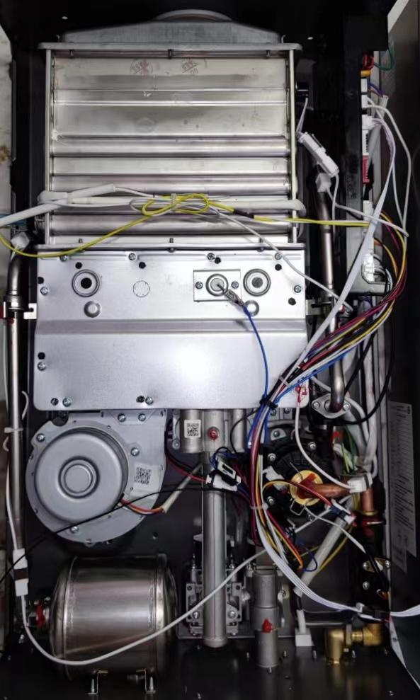 家用热水器拆机测评 - COLMO星图热水器CX616双核零冷水、全维精钢系统全面拆开看一看！ - 知乎