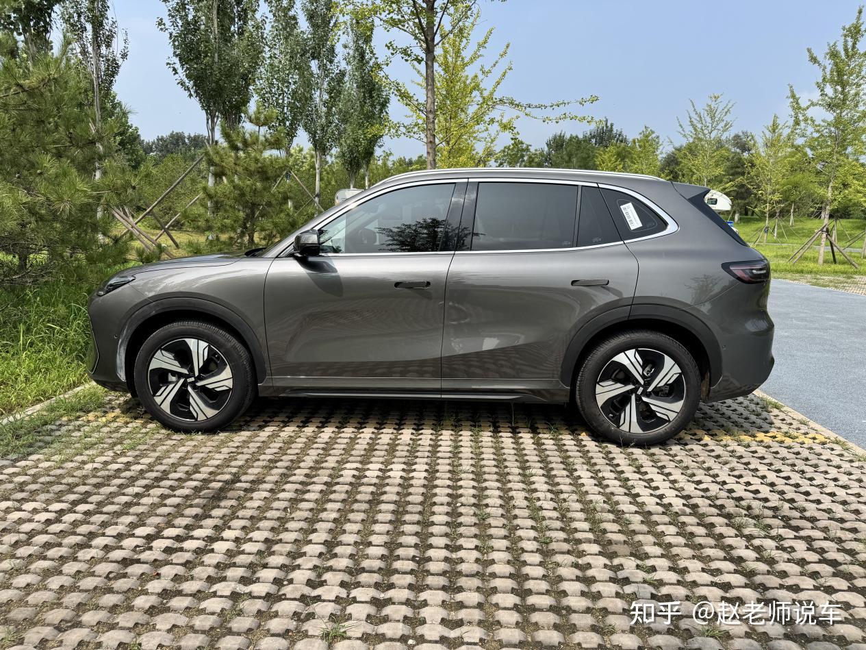 15万级纯电SUV对决，深蓝S05和银河E5谁更值得买？看这四点买不亏 - 知乎