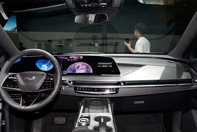 2025款凯迪拉克XT5正式上市，尺寸配置新提升，你喜欢吗 - 知乎