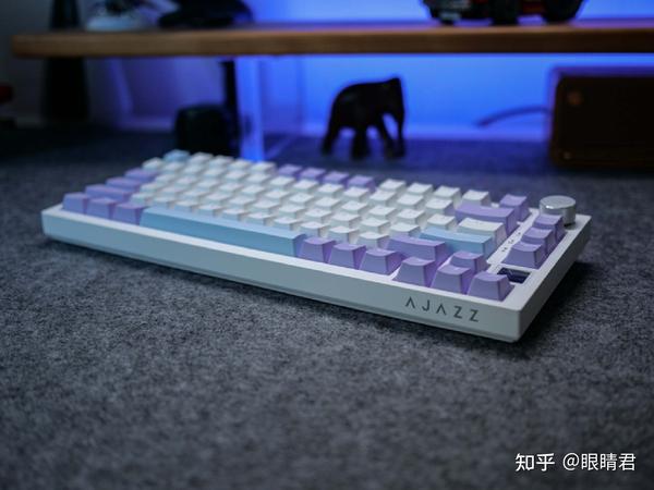 不要太卷！满配三模键盘只要199，黑爵AK820 Pro详解 - 知乎