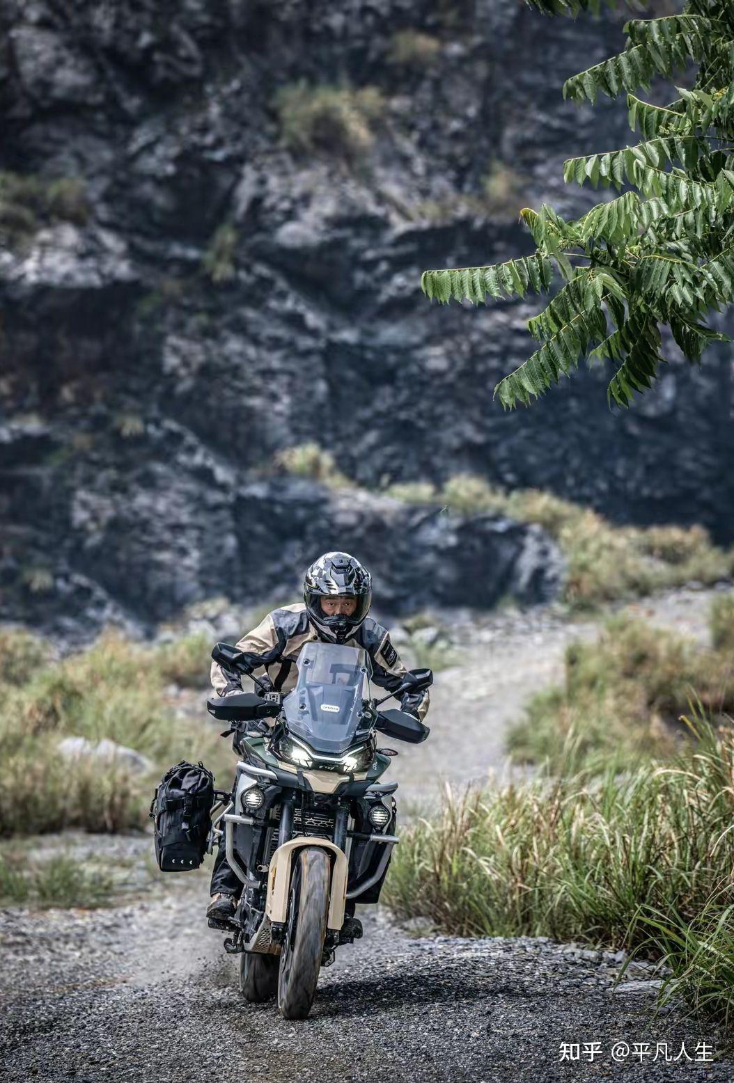 新车 | 售6.98万元，摩旅“全家桶”原厂配齐！春风800MT N39° 上市 - 知乎