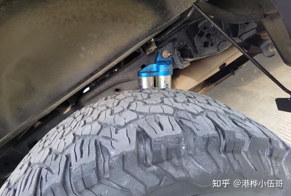 13款福特猛禽F150 SVT版 黑色黑内 6.2L V8自然吸气发动机 417匹马力 经典两门半 四驱坡度缓降 SVT避震系统 - 知乎