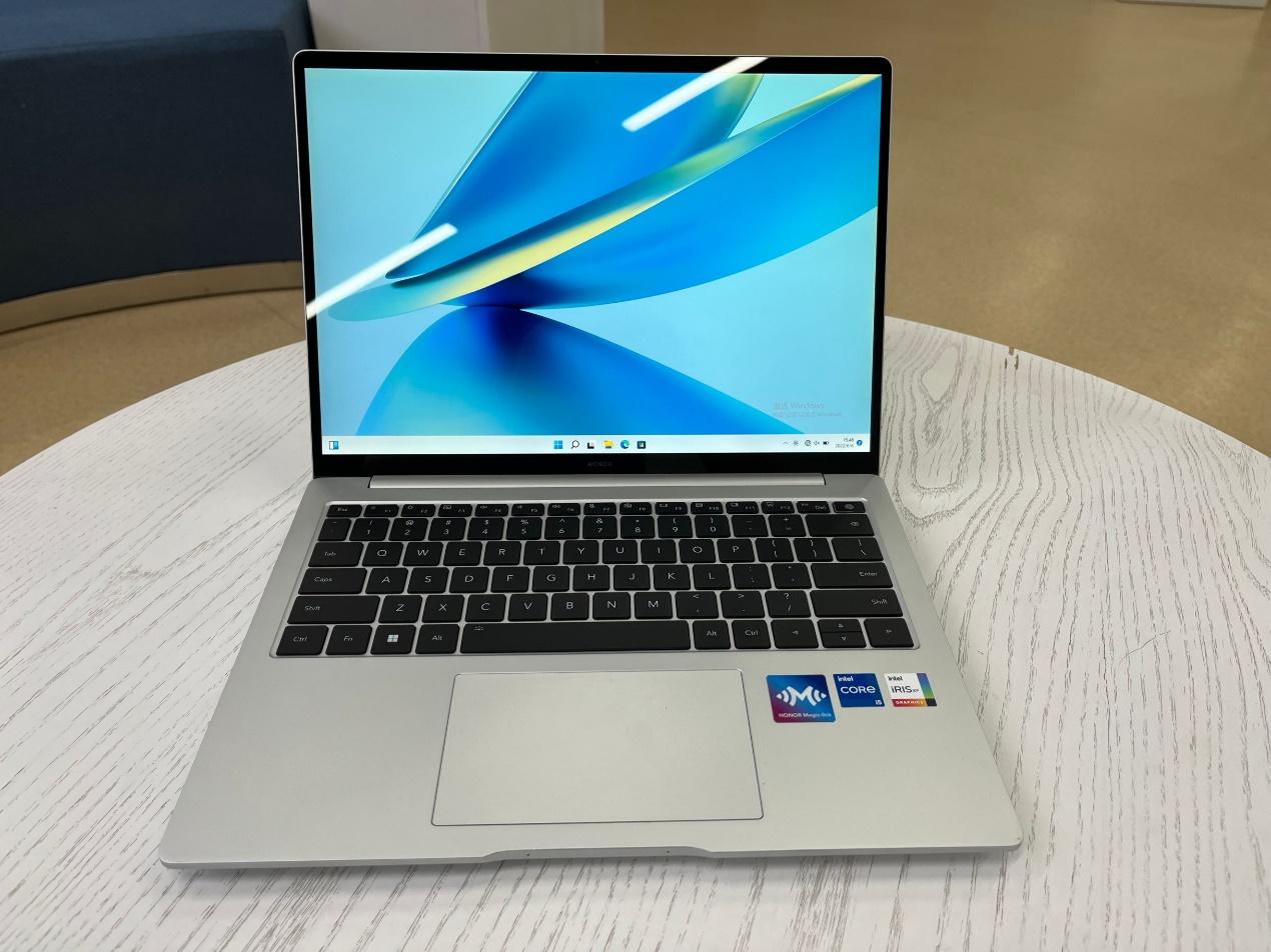 618入手轻薄本，荣耀MagicBook 14、华硕无双14、华为Matebook 14横评，原来这一款更值得买！