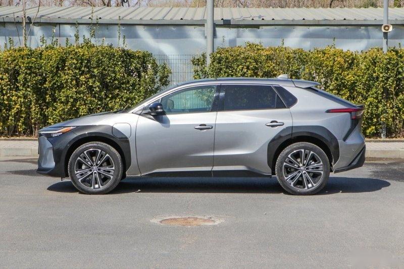 全系限时优惠3万元 广汽丰田bZ4X售价16.98万起 - 知乎