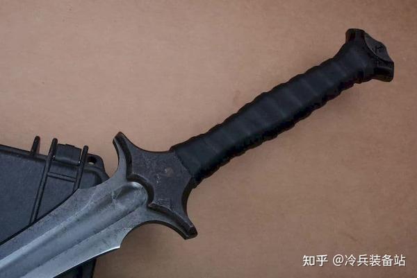 Zombietools僵尸工坊 Diphos Double Fisted Destruction 5160刃材 迪佛斯双拳摧毁重剑 - 知乎