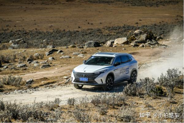 试驾全新第三代荣威RX5/超混eRX5，很能打的综合型选手 - 知乎