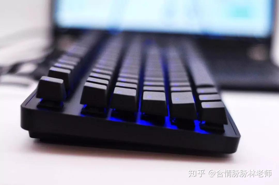 依然是噼里啪啦的手感，ikbc R300键盘体验 - 知乎