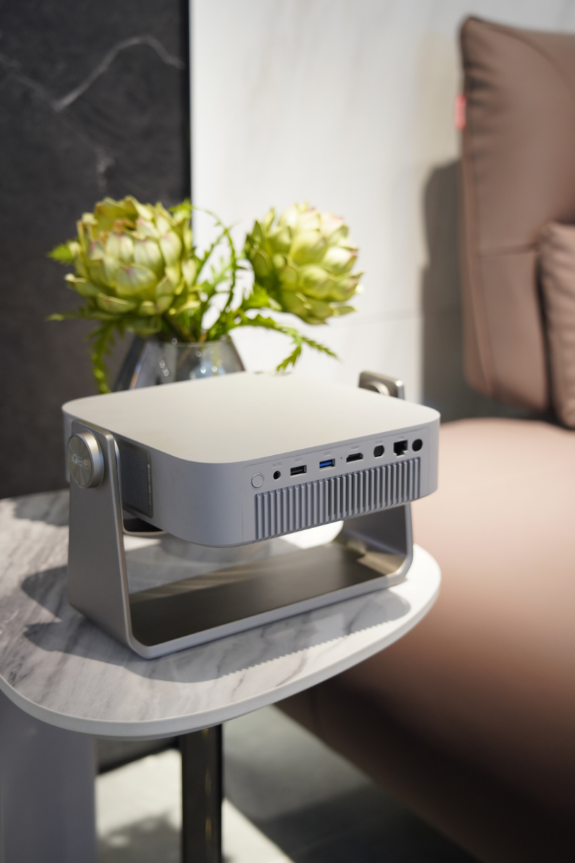 大眼橙X7D Ultra评测：旗舰巨幕高亮真彩，畅享极致观影体验 - 知乎