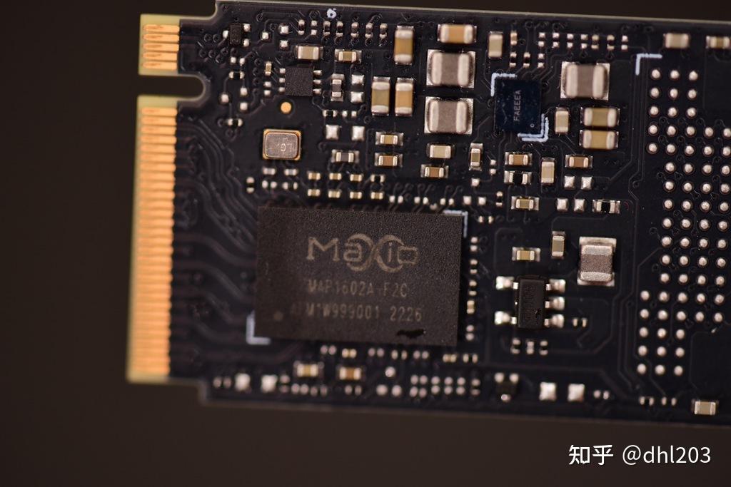 从性能到温度！树立长江存储新标准，宏碁掠夺者GM7全方面评测！ - 知乎