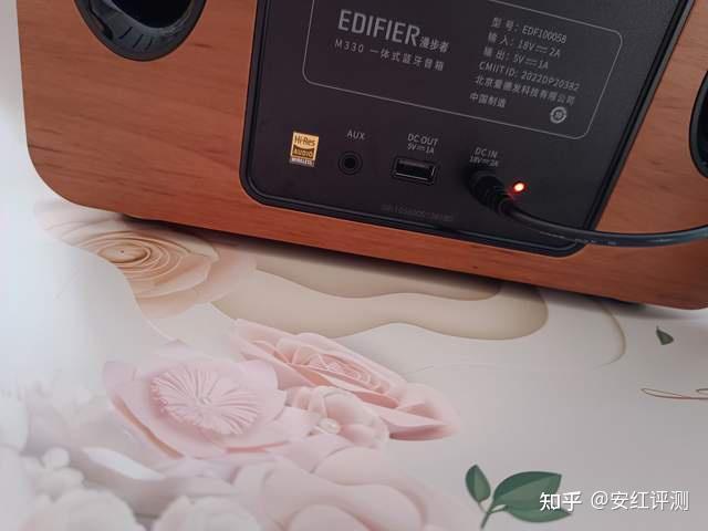 你离完美桌搭只差一台复古音箱──漫步者M330评测