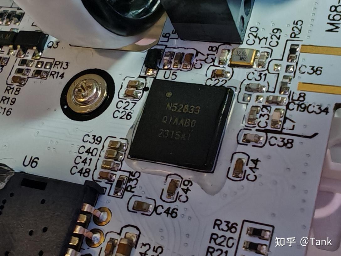 无线 8K 轮询率的PAW 3395 游戏鼠标是否能让你体验更好——Cherry Xfrty M68Pro 游戏鼠标测评体验 - 知乎