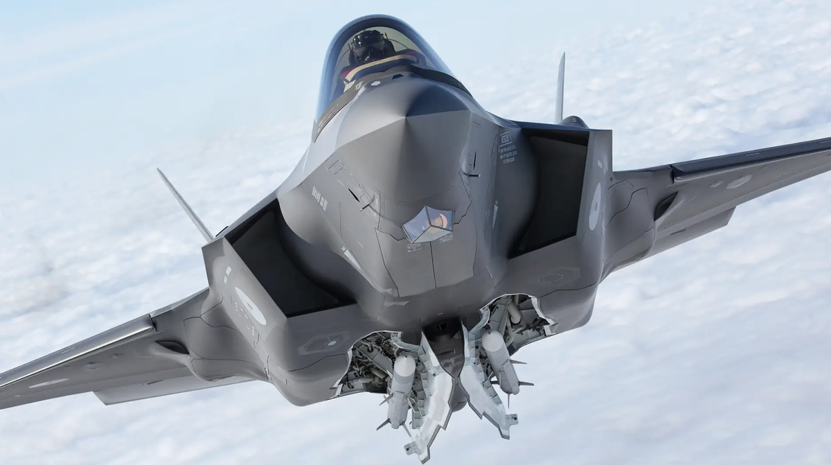 F-35战斗机升级弹仓，隐身模式可带6枚导弹，将与歼-35一较高下？ - 知乎