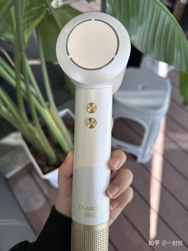 新年送礼指南，PLUZZ X116 Ultra高速吹风机礼盒，贴心实用，送礼送到长辈心坎里！ - 知乎