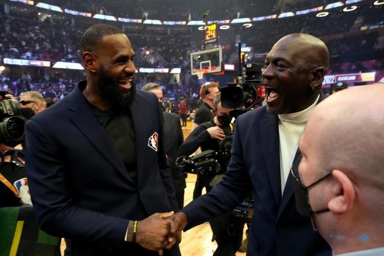 MJ和LBJ谁是GOAT？J博士：我回避这个话题 我的GOAT是贾巴尔 - 知乎