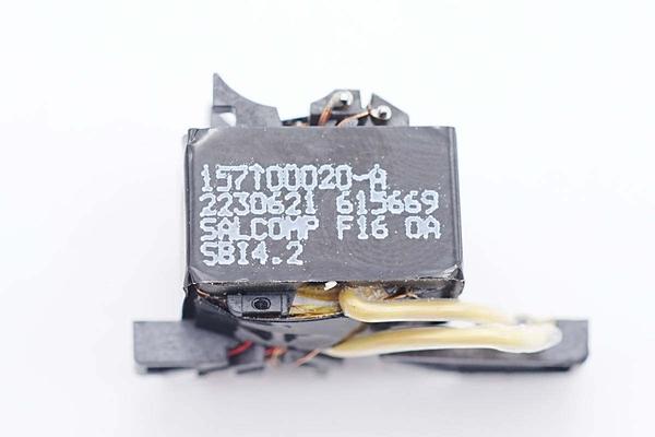 拆解报告：苹果iPhone 14原装20W快充充电器A2244 - 知乎