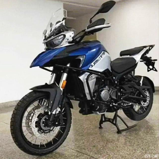 钱江QJMOTOR打出组合拳，四缸街车、仿赛之后，750双缸拉力曝光 - 知乎