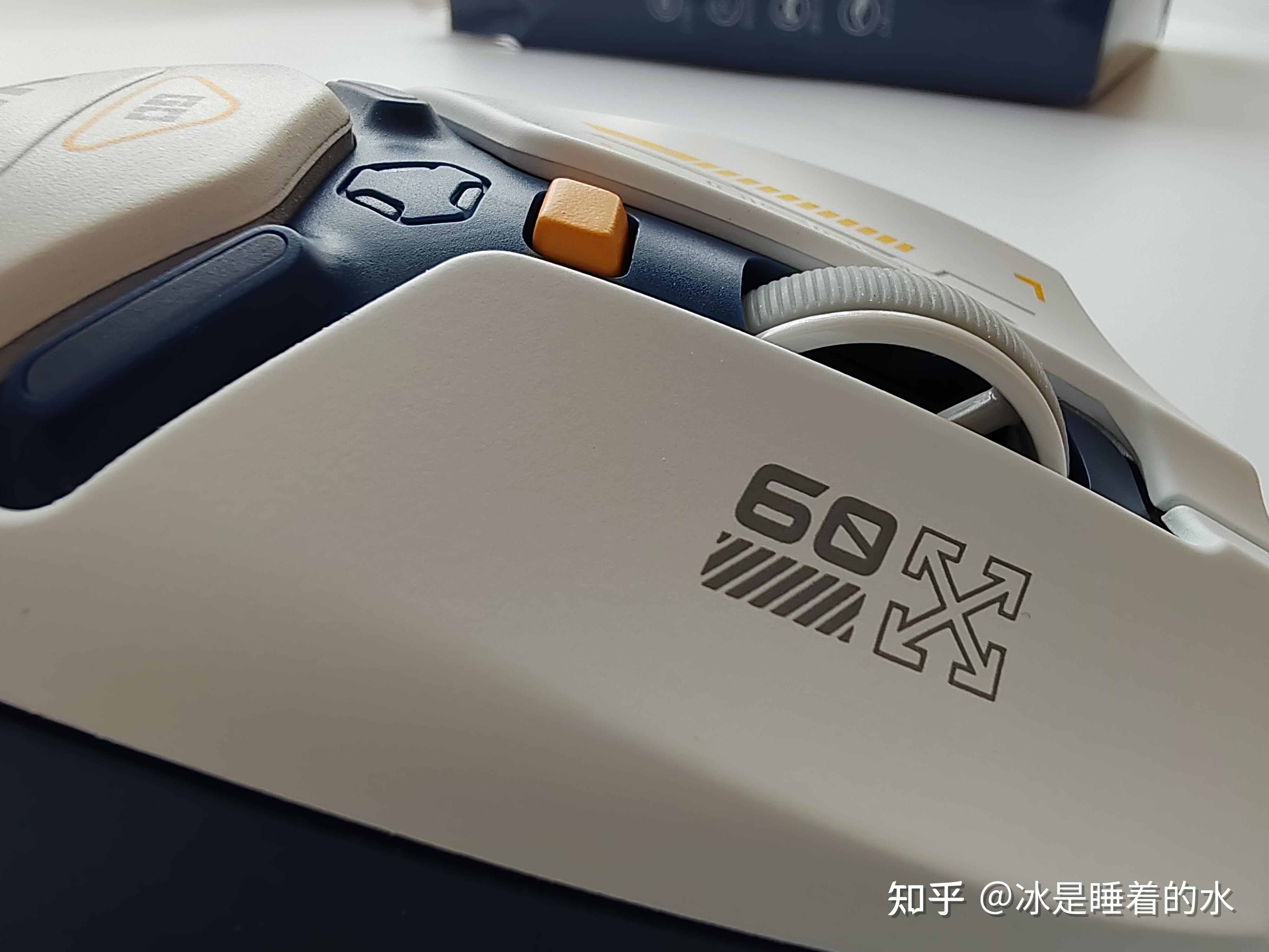 英菲克IN9鼠标：99元科幻风机甲设计，三模连接，让你的游戏世界更精彩！