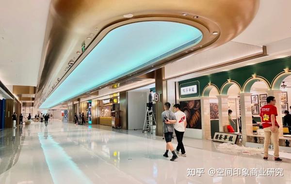 深圳湾超级总部基地首mall「睿印RAILIN」，行色匆匆里的超chill商业空间 - 知乎