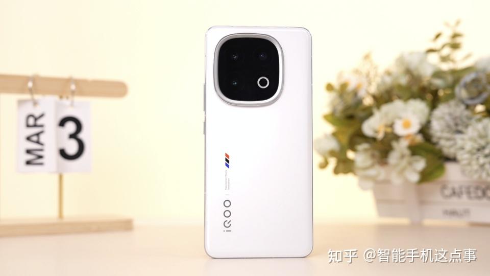 iQOO 14系列再次被确认：双供应链+双版本定位，主打2K屏 - 知乎