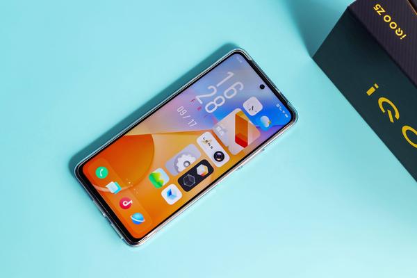 几乎无差评的3款iQOO手机，一款性价比无敌，一款千元机霸！ - 知乎