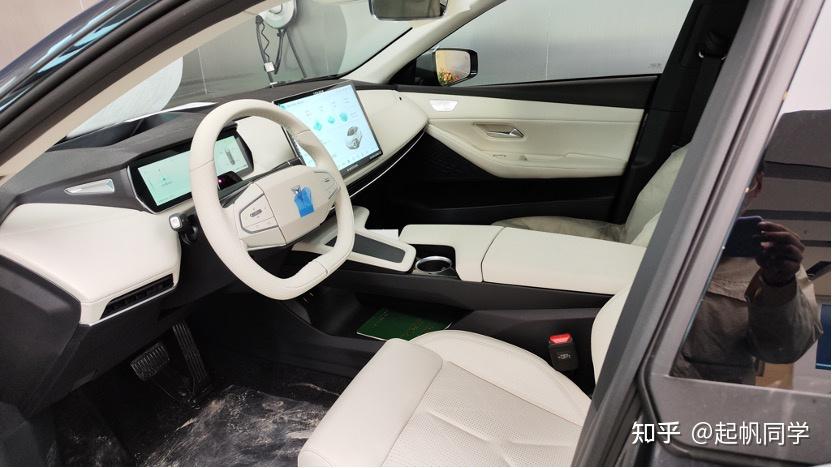 手握20个W，深蓝SL03和零跑C01怎么选?