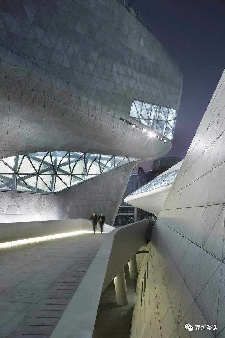 扎哈与她的广州歌剧院 - 知乎