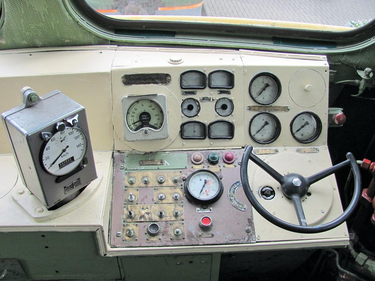 【铁道科普】来自卢甘斯克的“柳德米拉”——TE109型（德国铁路232型）内燃机车（上篇） - 知乎