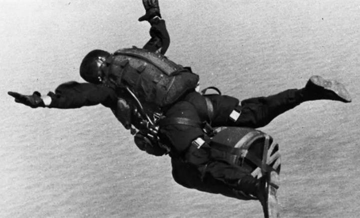 美国B54核背包，绿色贝雷帽部队的自杀式武器 - 知乎