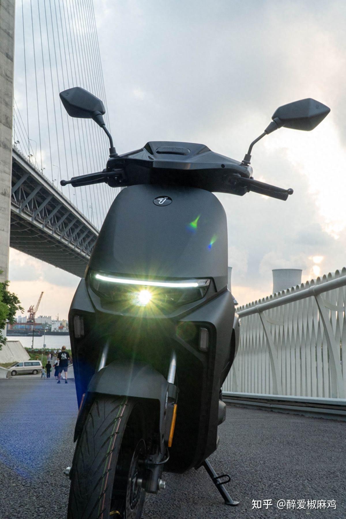 更帅更强更有诚意｜九号机械师Mmax110新国标电自天花板 - 知乎