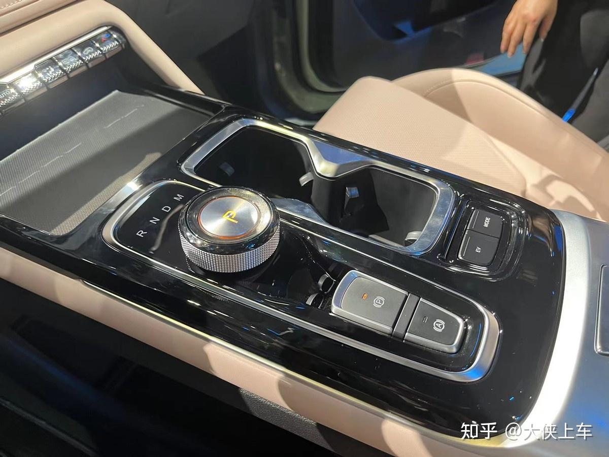 江淮首款混动车QX PHEV首发亮相，搭载MIS架构综合续航超1250KM - 知乎