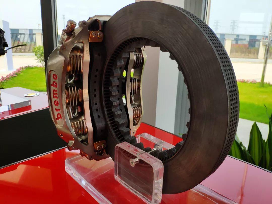 布雷博Brembo刹车系统到底牛在哪里，为何能被性能车独宠？ - 知乎
