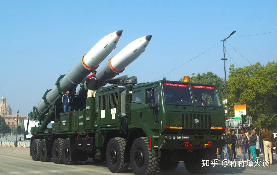 印度阅兵式首次展示普拉雷导弹发射车，采用国产底盘 - 知乎