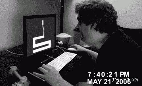 一拳干碎电脑屏幕的小哥，究竟玩了什么游戏? - 知乎