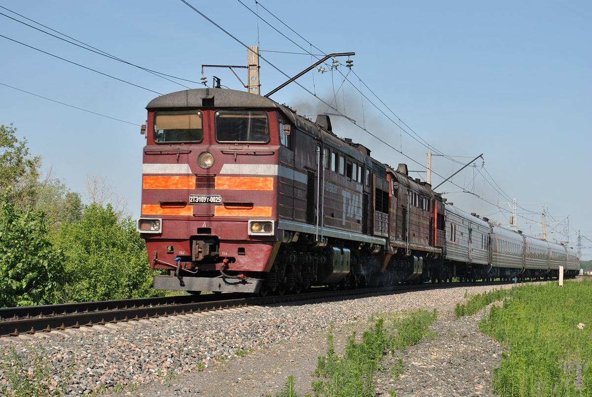 时不时喷黑烟的TE10系列内燃机车 - 知乎