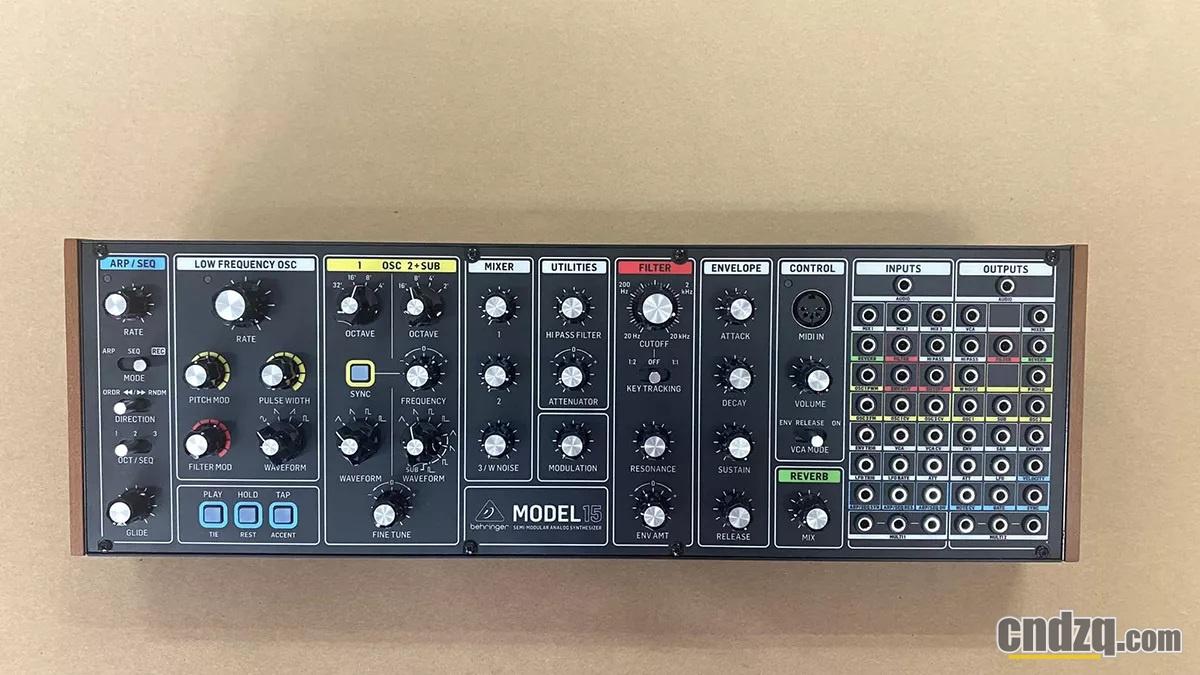 百灵达受Moog启发的Model 15正在准备量产 - 知乎