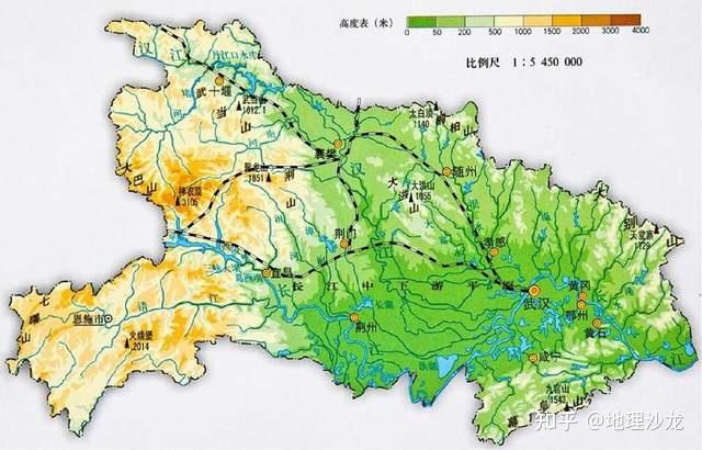 湖北省的地形西部多山地东部多平原，地势西北南三面高中部低平 知乎