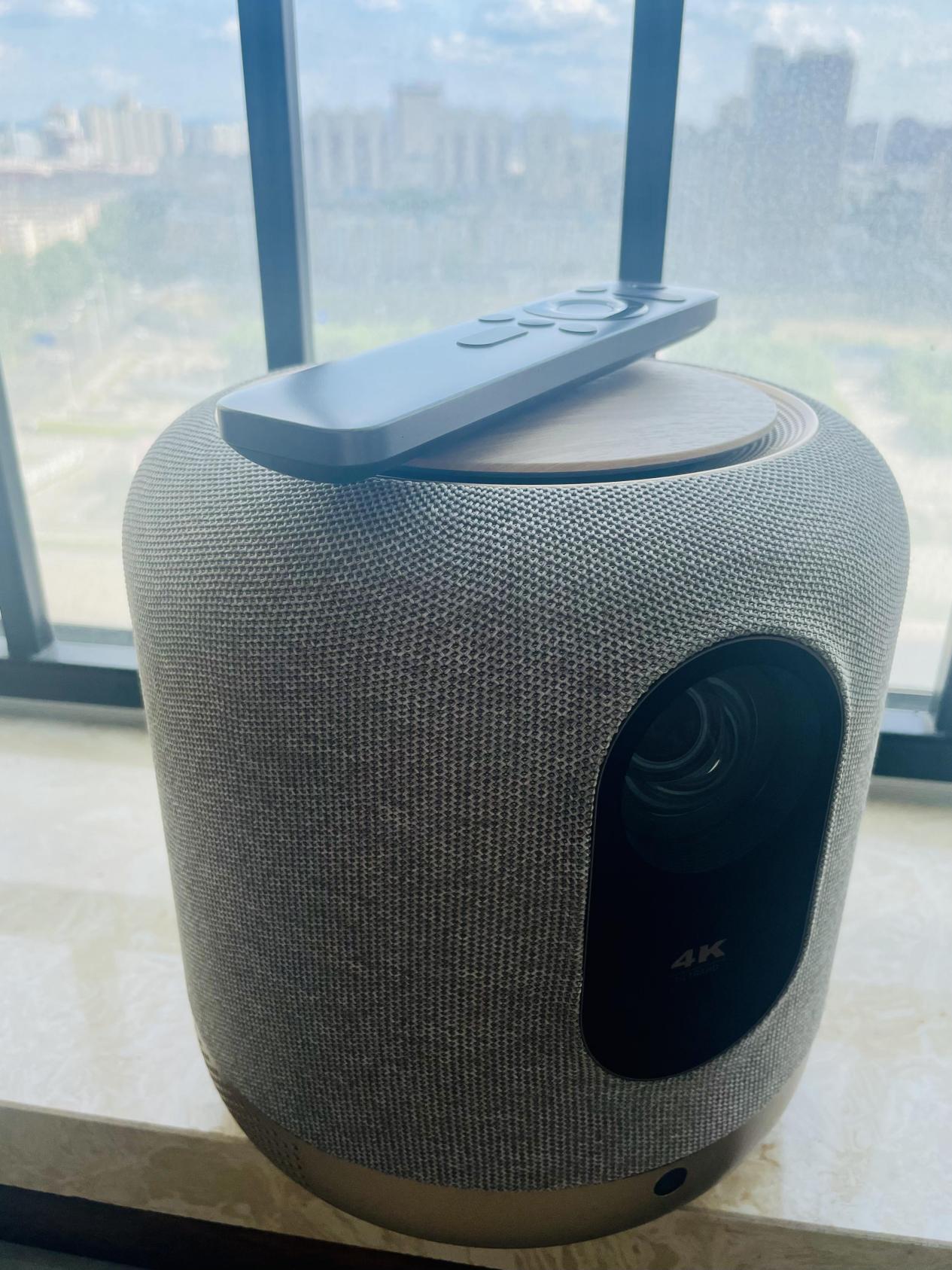 极米RS Pro2丨4K投影仪怎么选？极米RS Pro 2和峰米V10对比 - 知乎